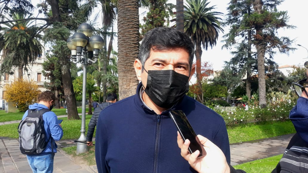 "La única forma de conocer las necesidades es en los barrios, no detrás ...